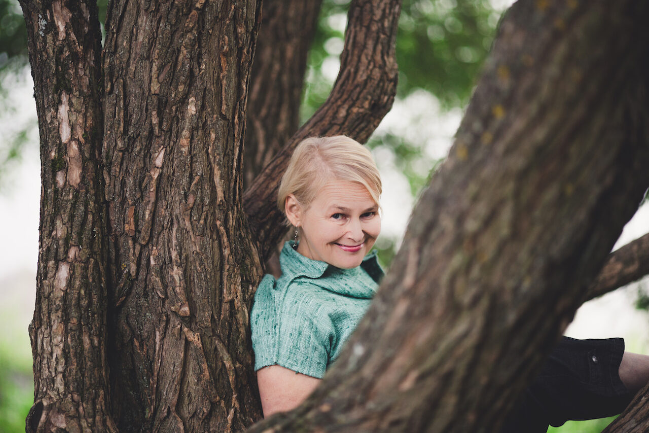 Suomentaja Satu Ekman: ”Kulttuurintuntemus on kääntäjälle yhtä tärkeää ...