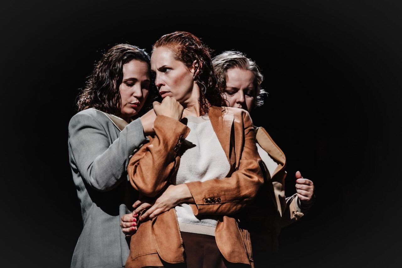 Outi Tarkiaisen Oma huone -ooppera syntyi synnytysten välissä ...