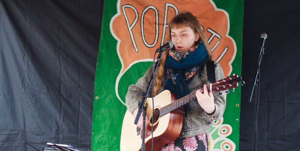 Levyarvostelu | joku iiris: s/t (2020) | "Kauniita tunnelmapaloja ...